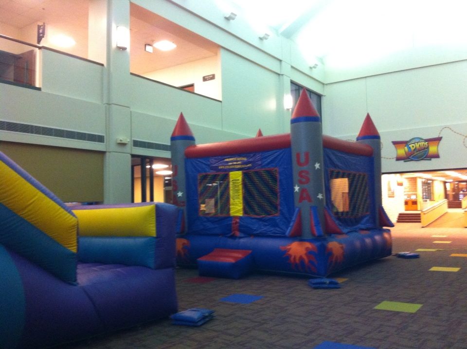 Rocket Bounce House – Firehouse Bounce